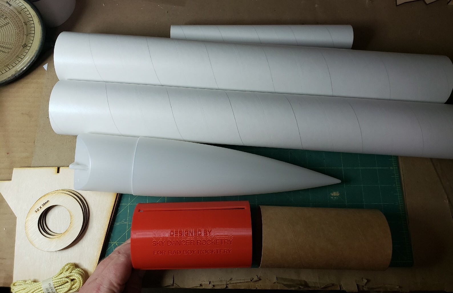 Upscale 3" Yellow Jacket Model Rocket Kit 54" Tall, 3 inch Dia, 38mm ...