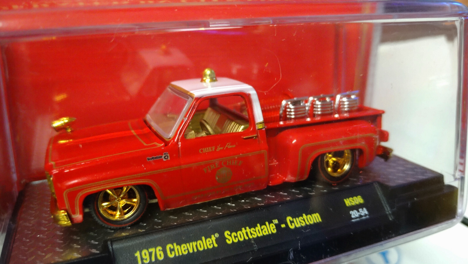 M2 Machines Chief Low Flame SBFD '76 Chevrolet Scottsdale Chase 750 pcs ...