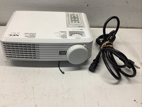NEC NP100 HDTV (1080i, 720p) Resolution 2000 Lumens DLP Portable ...