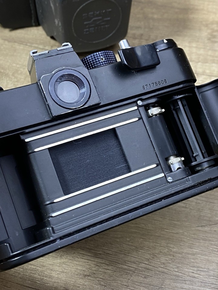 Zenit 11 SLR with Helios-44M Made in USSR Film Camera #8940 | eBay