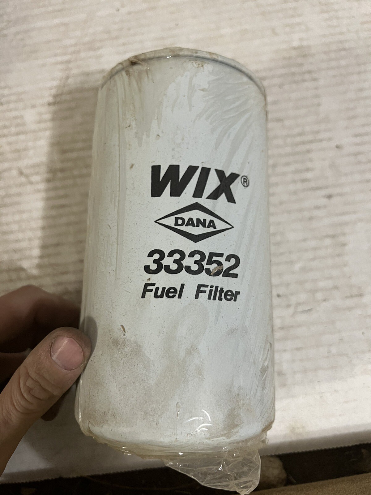 WIX 33352 - Fuel filter cross reference