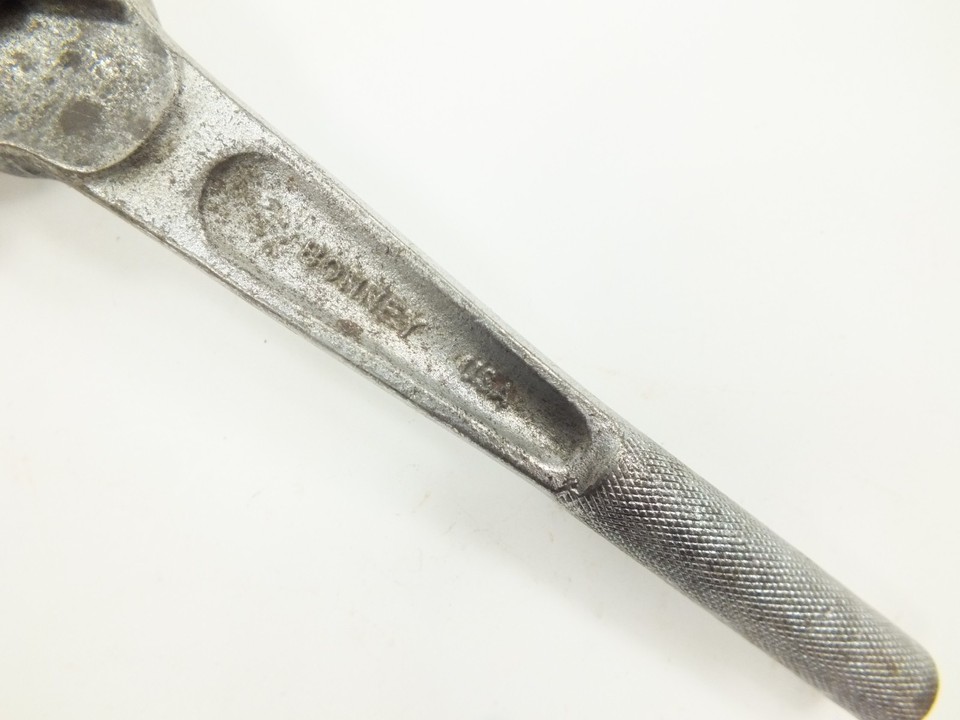 VINTAGE BONNEY TOOLS 3/8" DRIVE RATCHET SOCKET WRENCH - MADE IN USA ...