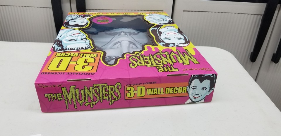 The Munsters 3-D Lily 19" Wall Decor With Plaque New In Box Shelf BB3 | eBay