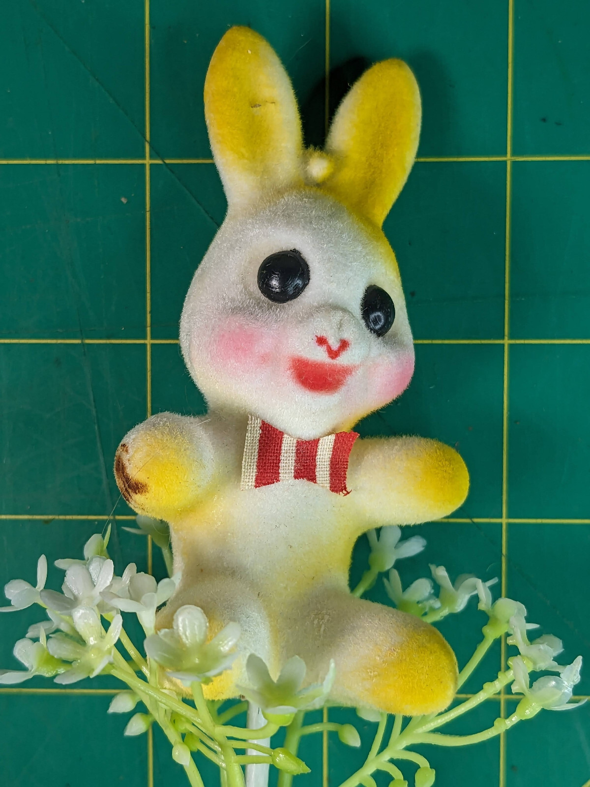 VTG; Flocked Rabbit Stick Pin Pastel Bunny Flower S# - Gem