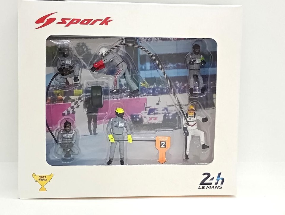 Spark 1/43 Porsche Pit Crew Figure Le Mans 24H 2017 | eBay