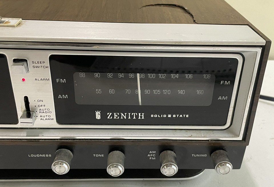 Zenith Model R472 AM/FM Radio Alarm Clock Circle of Sound Alarm NOT ...