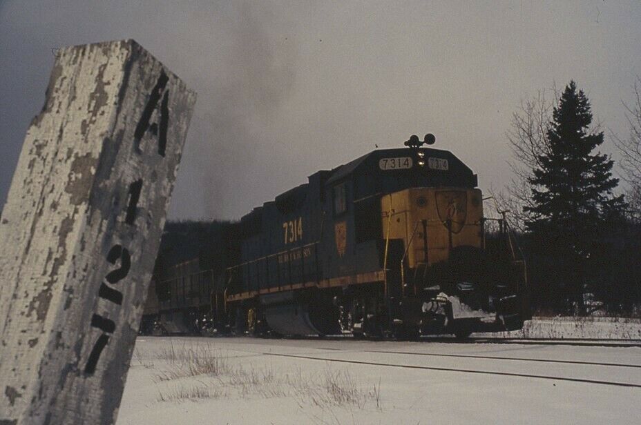 Railroad Slide - Delaware & Hudson #7314 Locomotive Train Mile Post ...