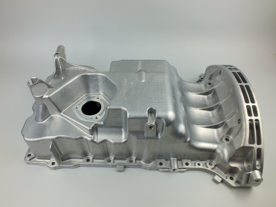 Mercedes Benz Gla X156 Moteur Carter Huile A2700107600 Neuf Véritable ...