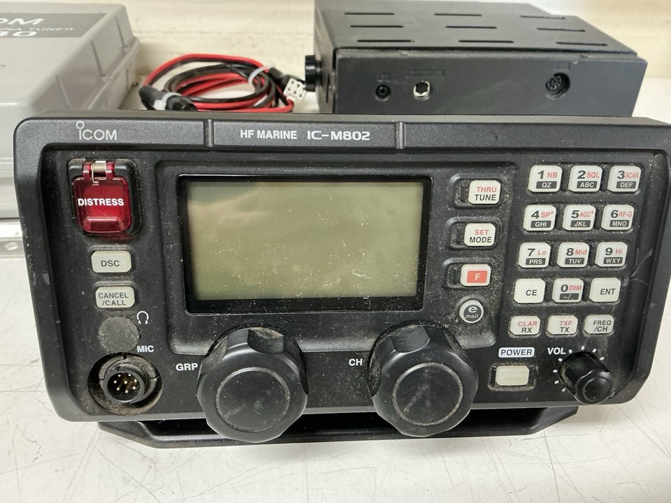 ICOM M820 Radio With AT-140 SSB Antenna Tuner | eBay