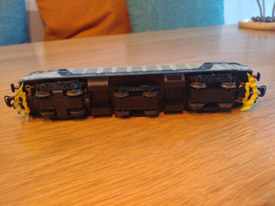 HO gauge Lima Trenitalia FS 208136 electric DC locomotive E633-022 ...