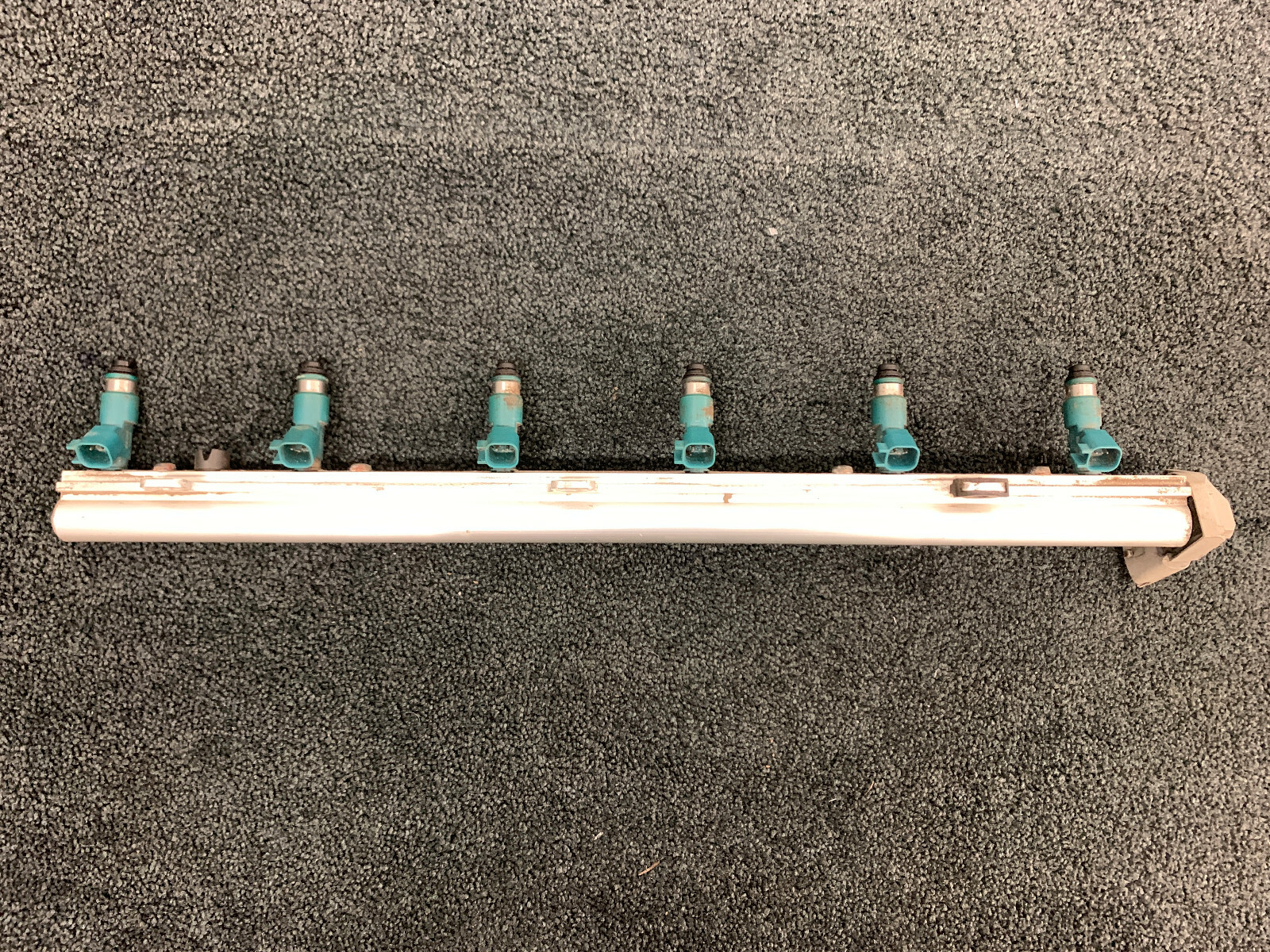 07-15 Volvo S80 XC70 XC90 3.2 Fuel Rail and Injector Set 30777501 | eBay