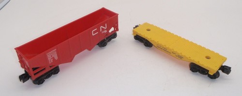 Lot Of 2 Lionel Train Cars - 9013 Hopper & UP 9020 Flat Car | eBay
