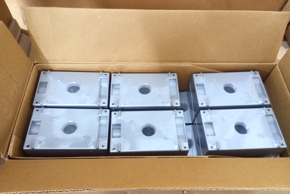Hubbell Bell 5321-0 Single Gang Box 4 Outlets Gray 1/2" Lot Of 20 | eBay