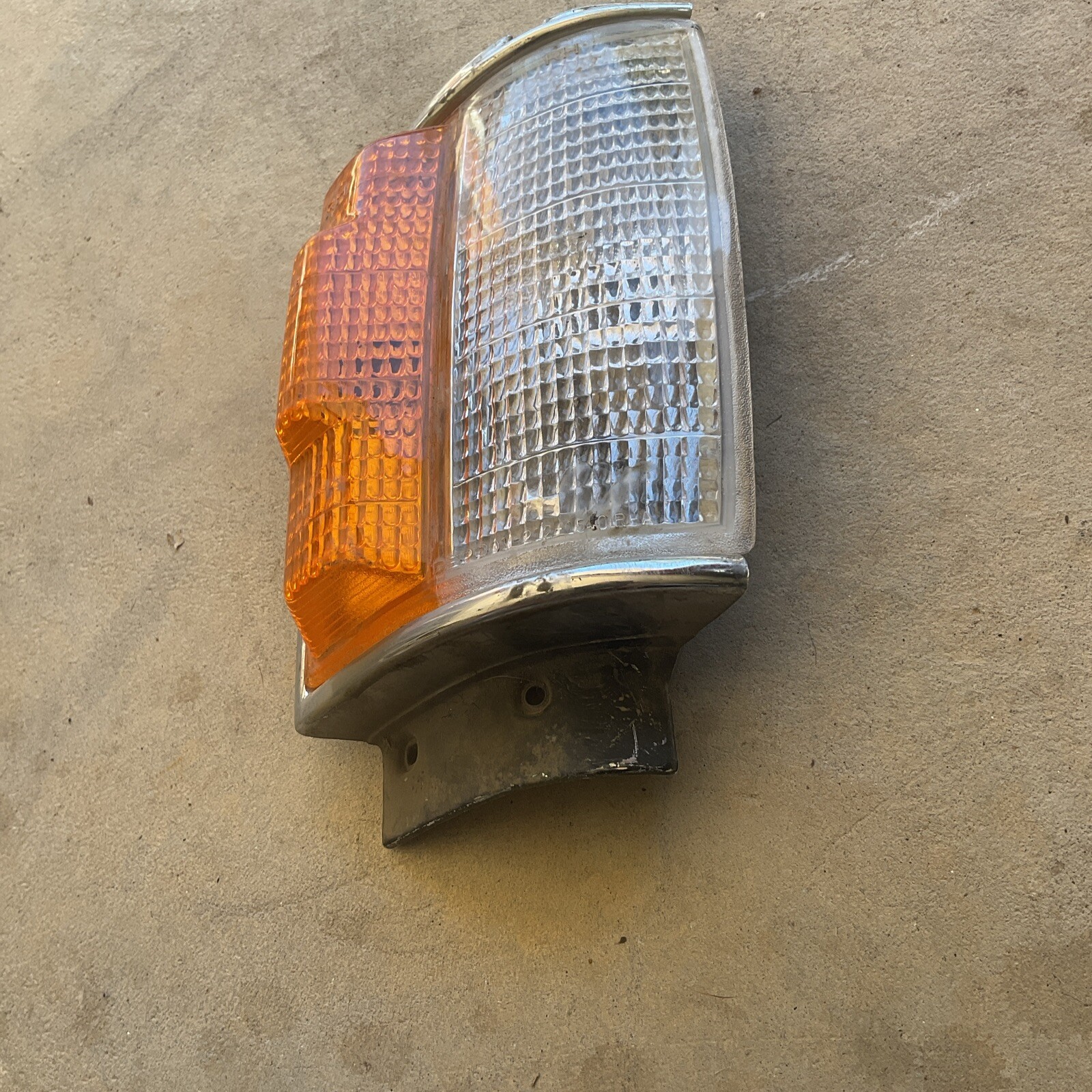 RH Right Hand Indicator Park Corner Lamp Light fits Toyota Hilux 4WD 8/ ...