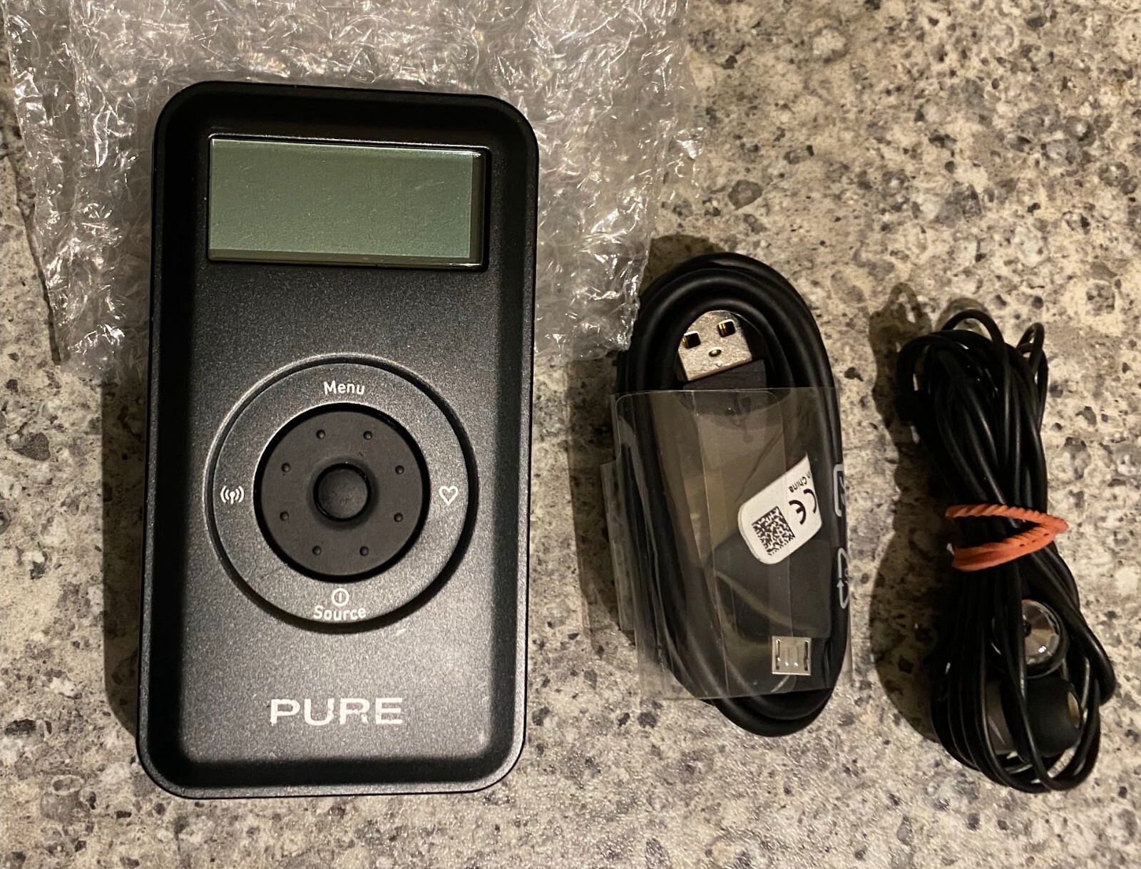 Pure Move 2500 Black DAB/FM Pocket Radio Pure Earphone + Good Condition ...