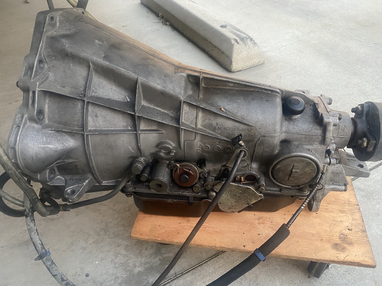 mercedes 300D Auto transmission 88K orig miles M124 5 Cyl M616 717 ...