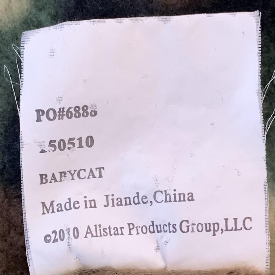 Snuggie Blanket Mens One Size Camouflage Fleece Sleeves Wearable Throw ...