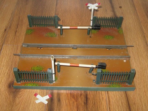 Antique Prewar Marklin O Gauge Railroad Crossing Gate Signal Train Bing ...