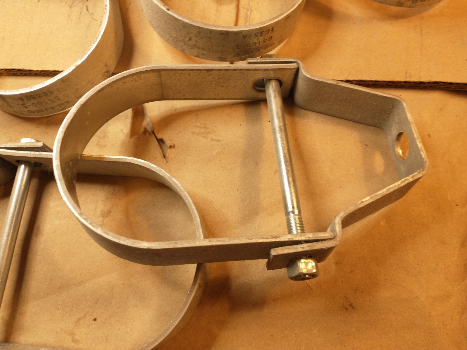 8, Eaton B-Line B3100-3ZN Pipe Hanger for 3" Pipe - Fast Shipping | eBay