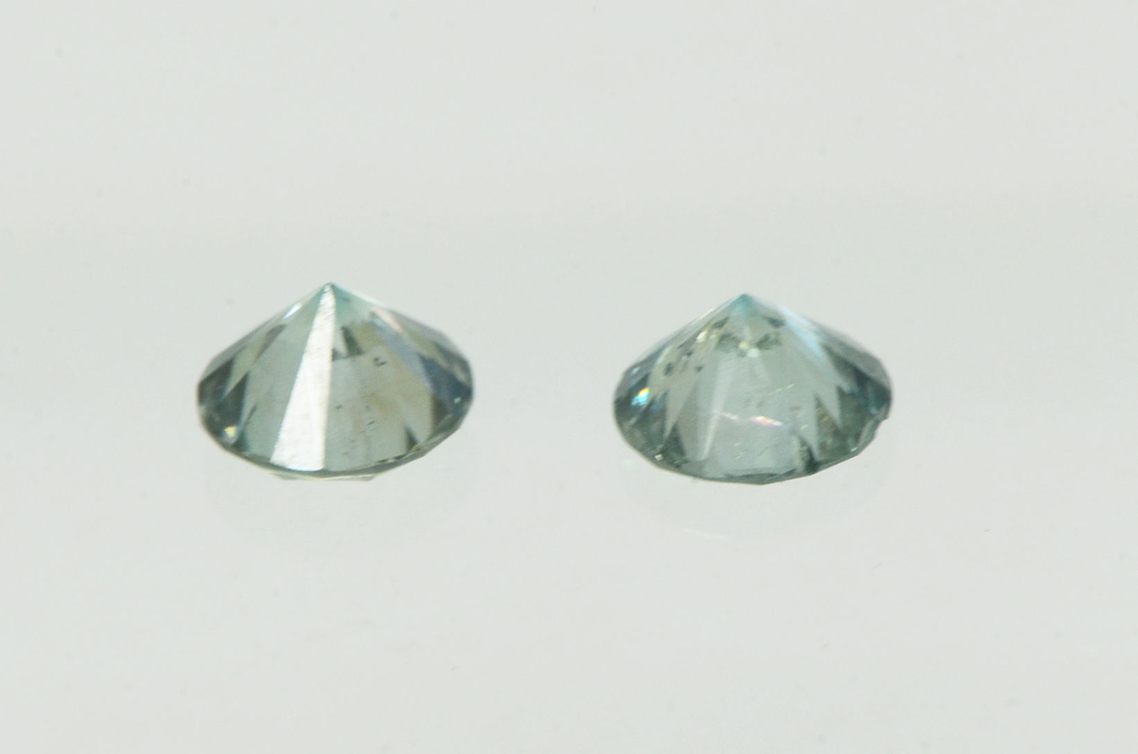 Round Diamond Pair Fancy Turquoise Color Natural Enhanced Loose VS1/VS2 ...