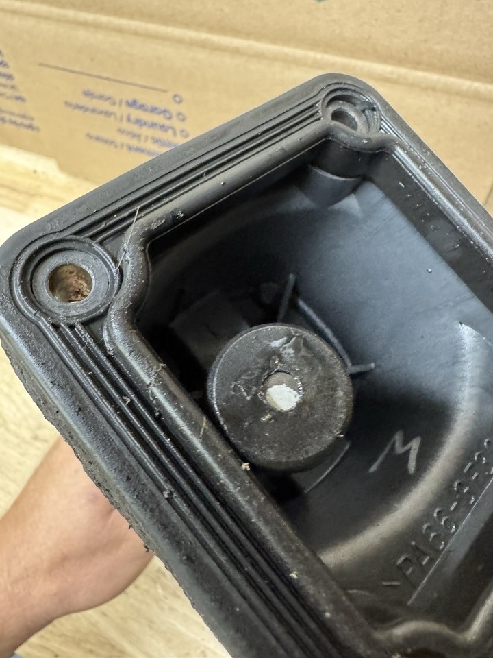 98 Dodge Ram NV3500 5 SPEED MANUAL TRANSMISSION SHIFTER TOWER pa66-gf30 ...