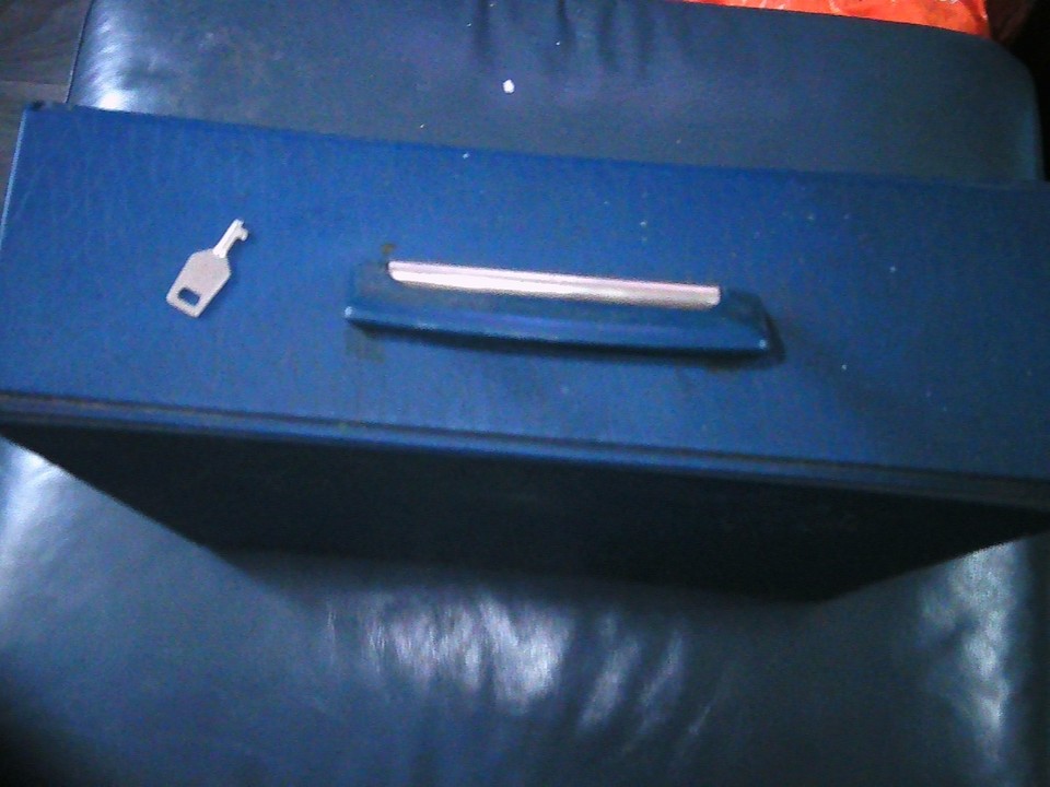 vintage 12"/LP Record/Vinyl Storage blue carry case with key | eBay UK