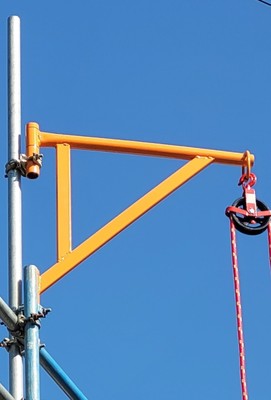 Gin wheel scaffolding hoist scaffolding pulley with 25m rope +movable ...