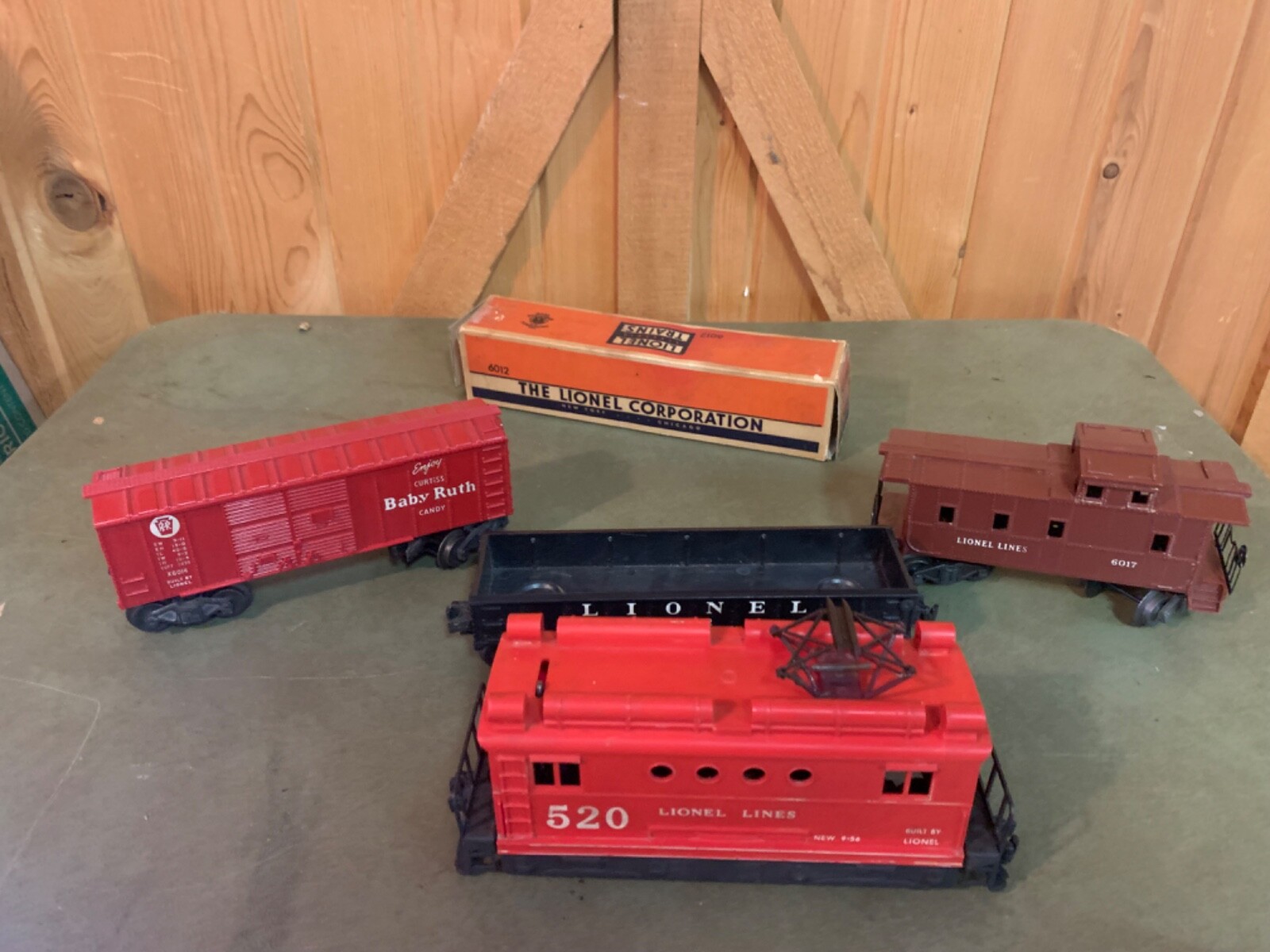 Lionel Postwar - Set #11542 - 520 Box Cab Engine and 3 Freight Cars | eBay