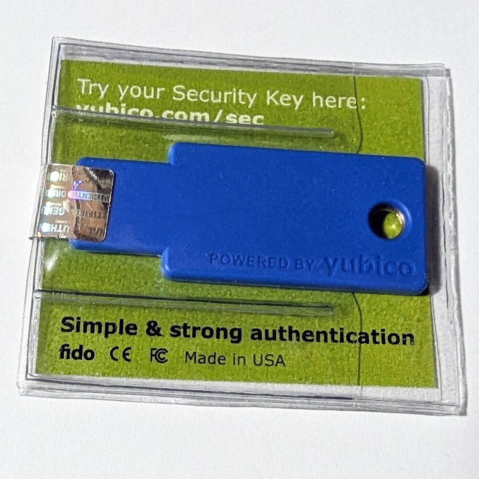 Yubico YubiKey FIDO U2F USB Security Key Encryption Authentication ...
