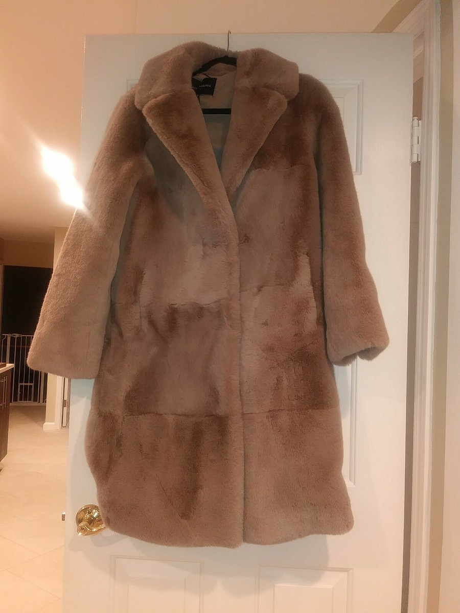 NWT BCBG MAXAZRIA Faux Fur Teddy Bear Mink Coat Sz XS, M NWT BCBG MAXAZRIA Faux Fur Teddy Bear Mink Coat Sz XS, M