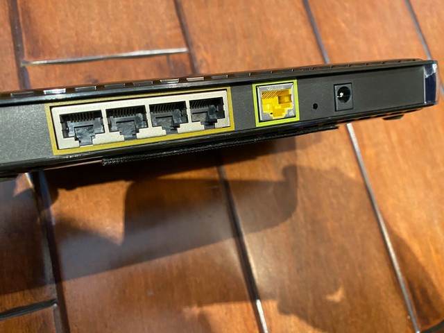 Netgear WNDR3300 300 Mbps 4-Port 10/100 Wireless N Router (WNDR3300 ...