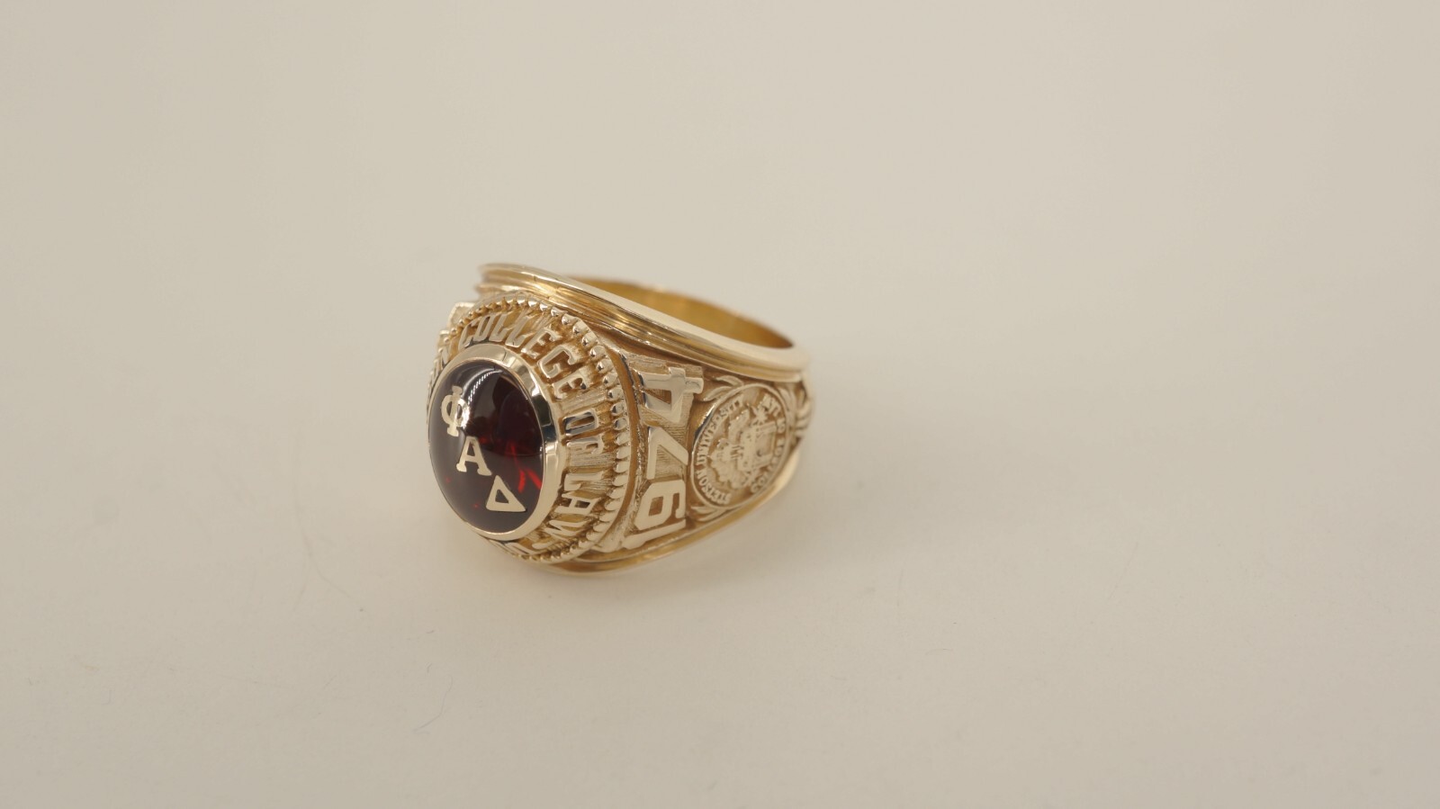 10k Yellow Gold 1974 Stetson Class Ring - Gem