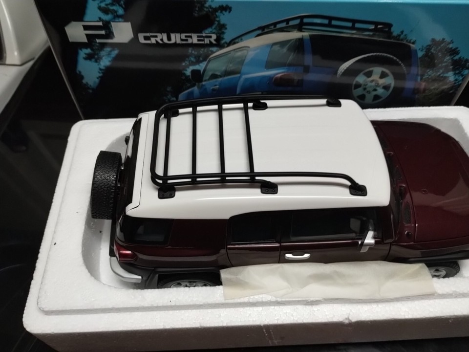 Autoart Toyota FJ Cruiser Maroon 1:18 Scale Diecast Model Car Brand COA ...