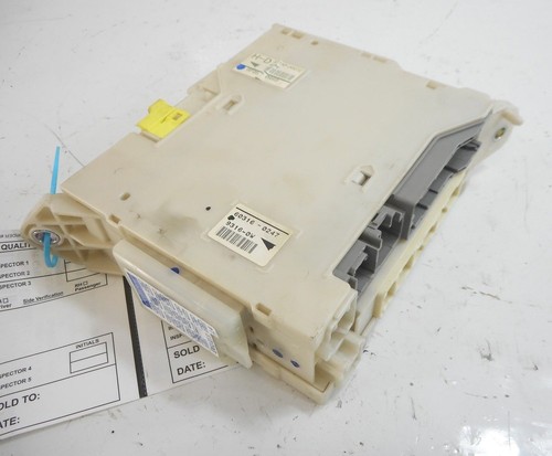 2006 06 Lexus GS300 Left Front Junction Fuse Block Relay Box Control ...