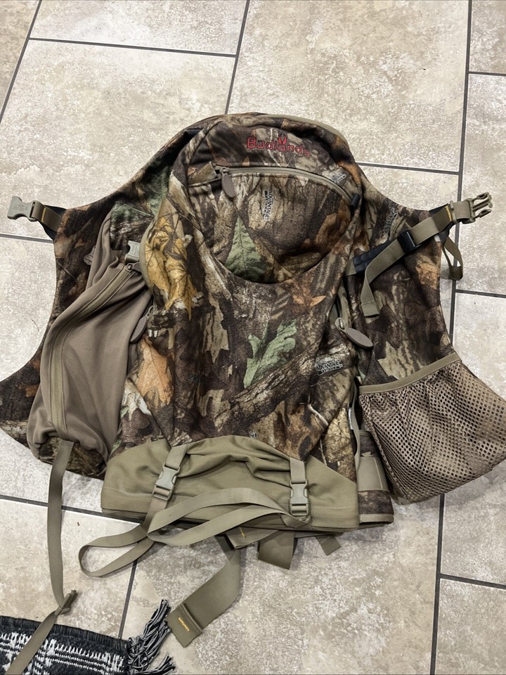 Badlands 2200 Hunting Backpack Large Timber Camouflage Internal Frame ...