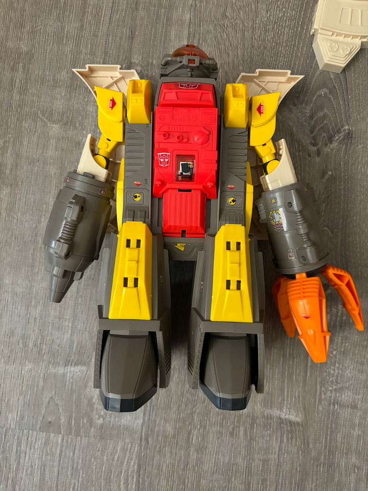 Vintage Transformers G1 Omega Supreme 1985 Complete in Canadian Box ...