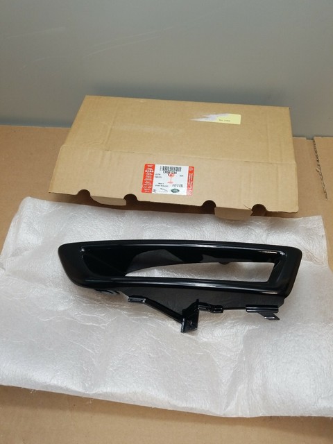 D73 2015 -2018 Land Rover Discovery Sport Front Bumper-Trim Bezel Left ...