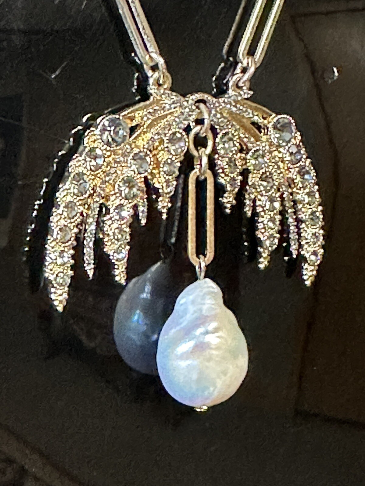 A Rare Antique angel tear Freshwater Pearl Angel Wing… - Gem