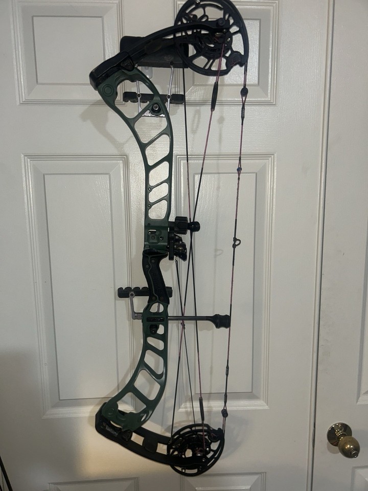 Prime Nexus 4 RH Compound Bow – 70# Limbs + Hamskea Trinity Rest ...