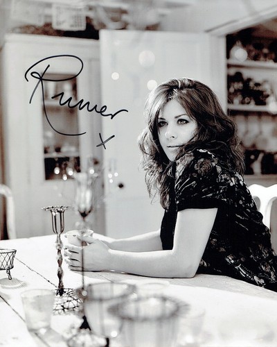 RUMER Sarah Joyce SIGNED Autograph 10x8 Photo AFTAL COA Singer ...