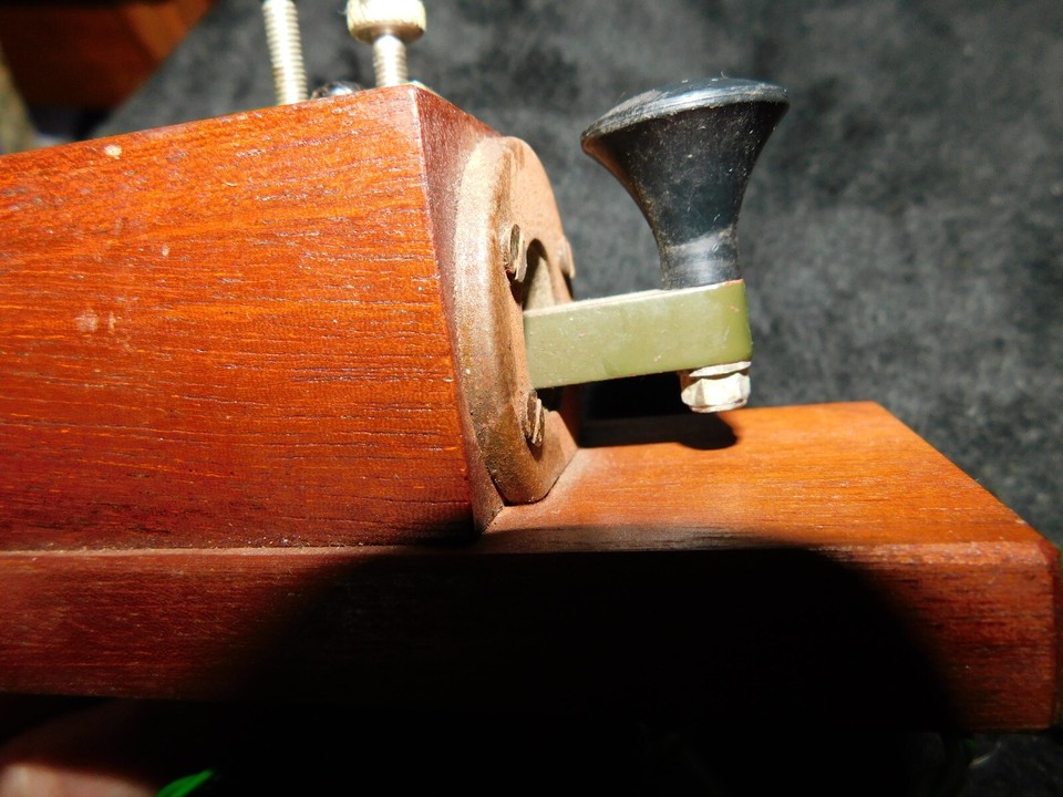VINTAGE MORSE CODE TAPPER ON SOLID WOODEN BLOCK C/W WIRE & JACK PLUG ...