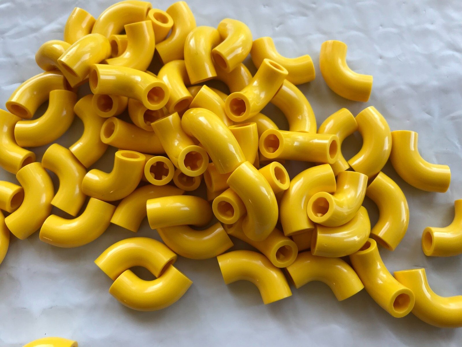 LEGO-NEW-#25214-YELLOW-BRICK ROUND 1 X 1 d.ELBOW MACARONI-20 PIECES | eBay