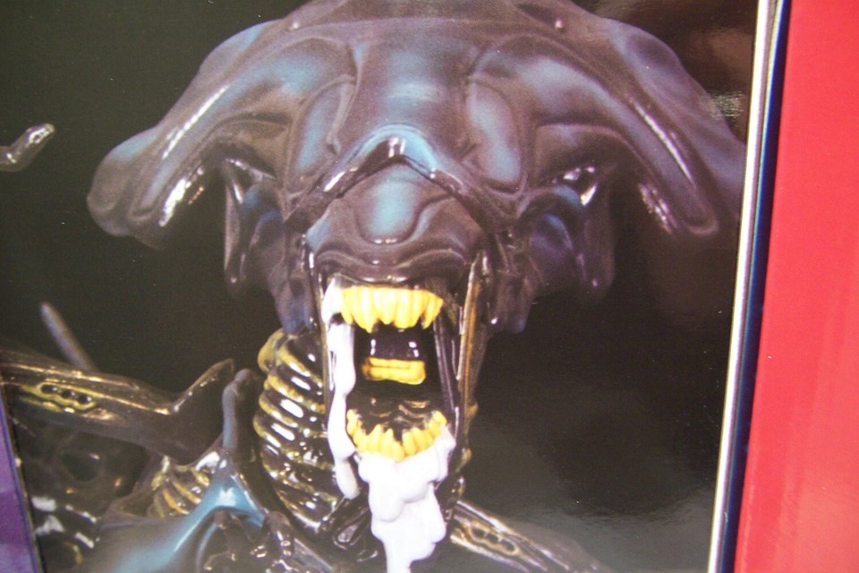 QUANTUM MECHANIX ALIENS: Q-FIG MAX ALIEN QUEEN DELUXE DIORAMA STATUE ...