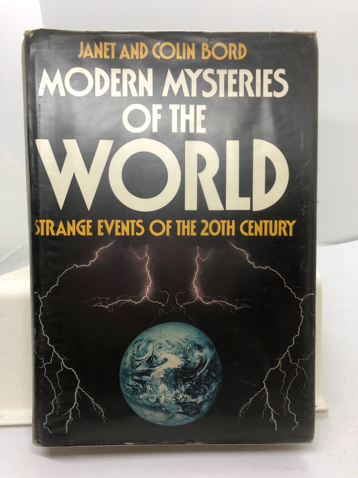 Modern Mysteries of the World by Colin Bord, Janet Bord (Hardcover ...