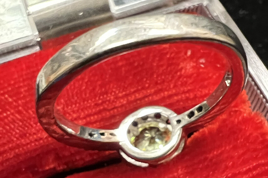 .925 Sterling Silver Ring Peridot Center CZ Secondary Stones 3.5 G Sz 9 ...