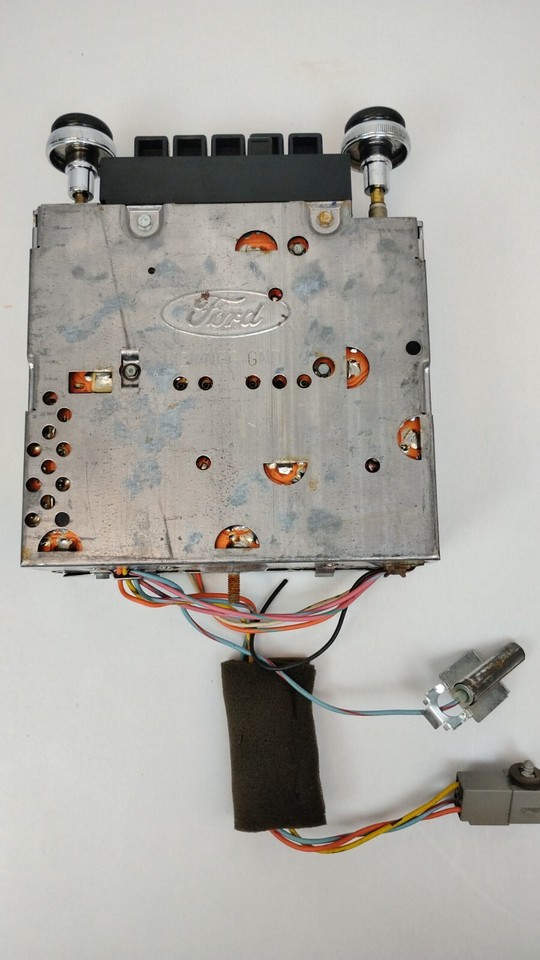 1980’s Ford F-150 OEM AM FM Stereo Push Button Car Radio Untested E4AF ...