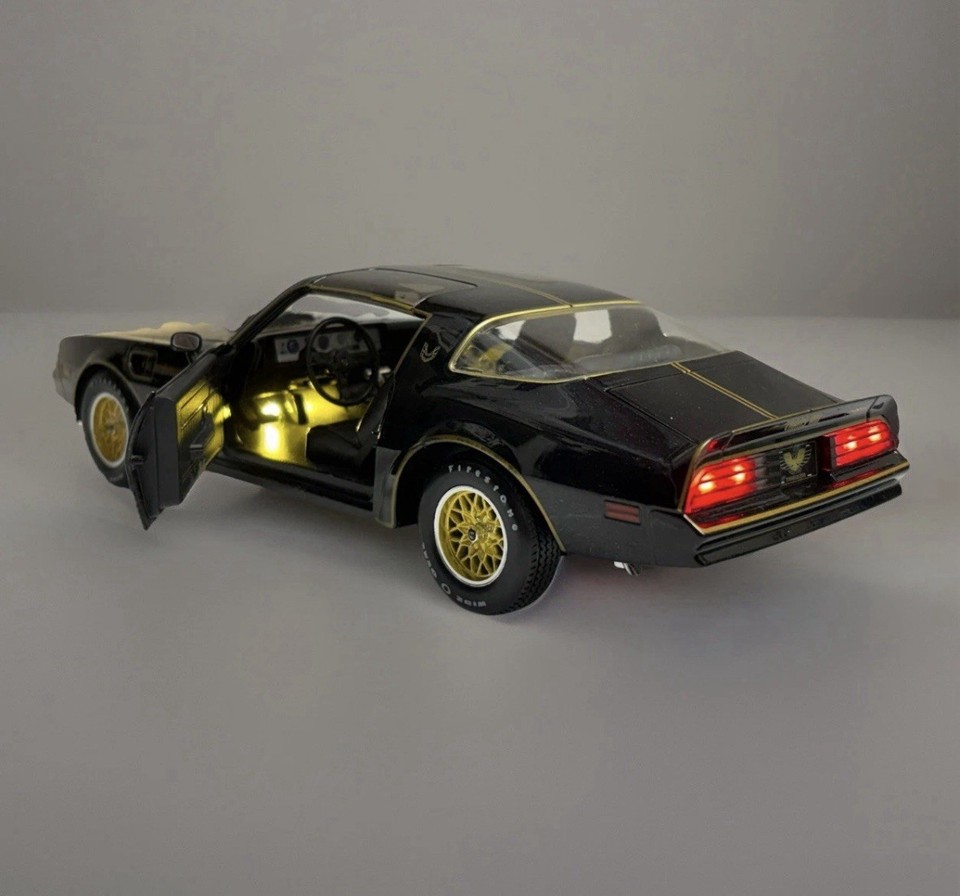 1/18 Diecast Pontiac Trans Am Smokey & The Bandit Custom LED LIGHT ...