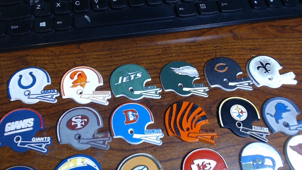 LOT Of 25 1975 NFL Team Helmet Magnets Vintage Refrigerator Football ...