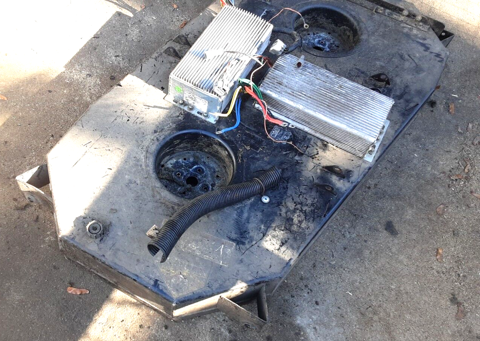 Raven MPV 7100 Mower Deck assembly Sold For Parts. PICK UP ONLY OEM ...