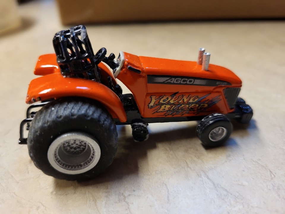 164 scale Agco Alice young blood Pulling Tractor Has been displayed | eBay